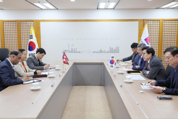Nepalese Ambassador discussed about cooperation with Mayor of Busan city